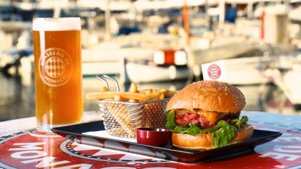 Act local in Monaco – Millennials – Clea Sandrine